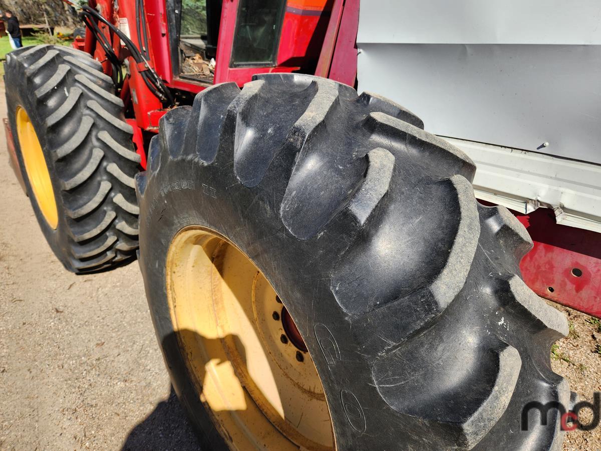 1984 Versatile 256 Bi-Directional Tractor